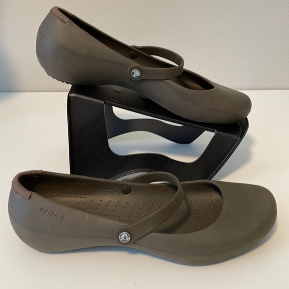 CROCS | Shoes | Crocs Brown Mary Janes Sz 2 | Poshmark